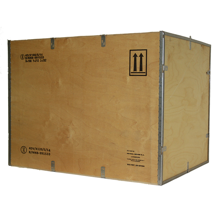 UN gekeurde dozen en kisten